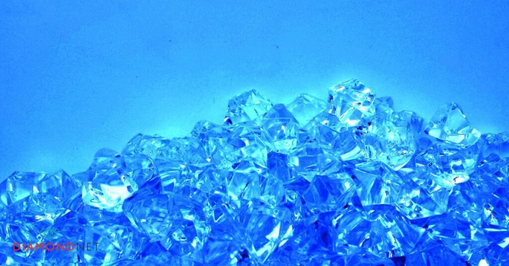 What Is Diamond Fluorescence? Pros, Cons & Buying Tips - DiamondNet